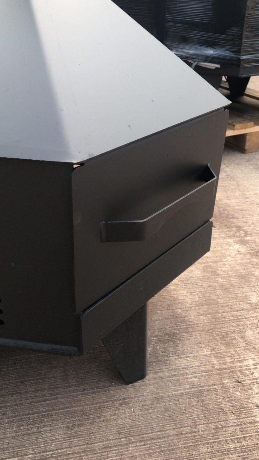 Removable door (Hex pit) - DMC Metalwork